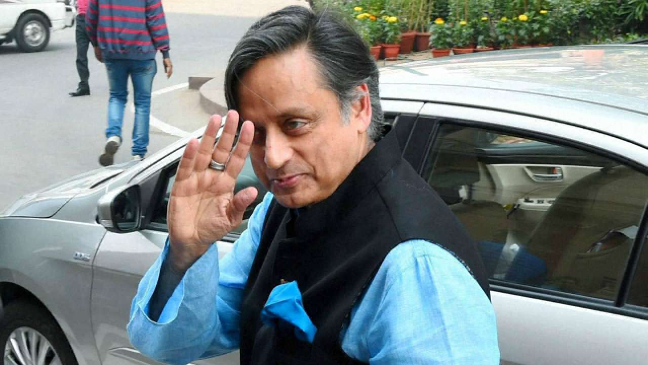 Shashi Tharoor sends legal notice to Ravi Shankar Prasad for calling him 'murder accused'