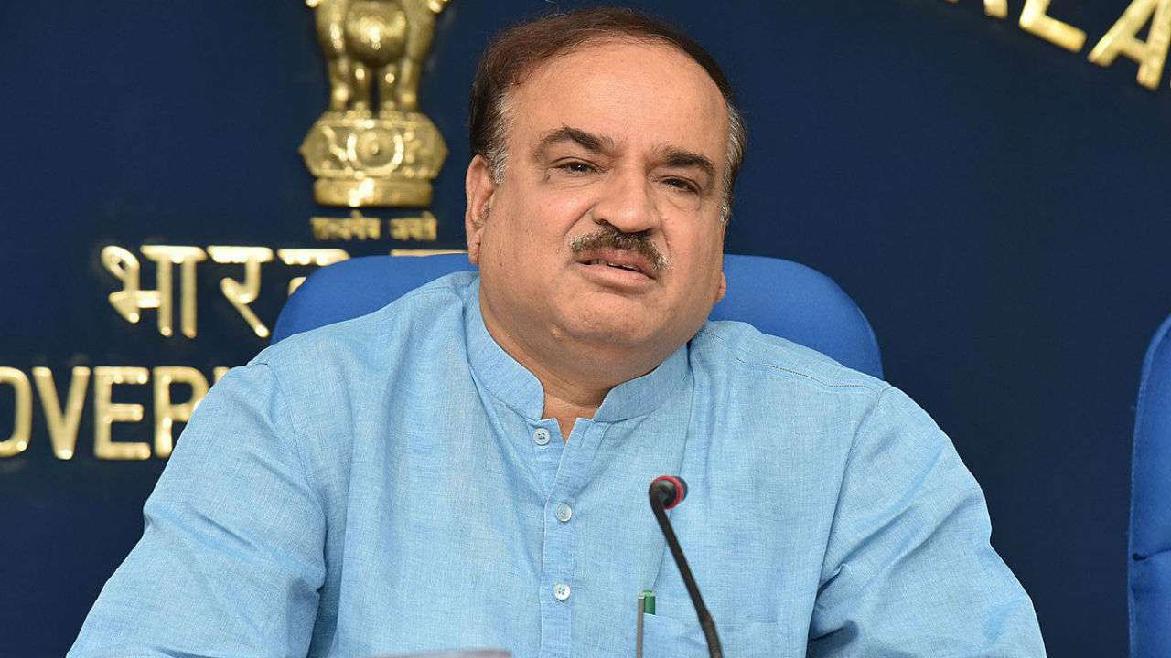 Ananth Kumar passes away: Nation in mourning; PM Modi, Rahul Gandhi pay ...