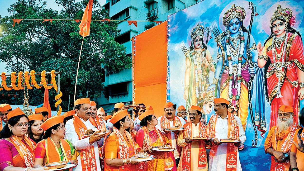 Shiv Sena holds 34 maha aartis in Mumbai for Ram temple