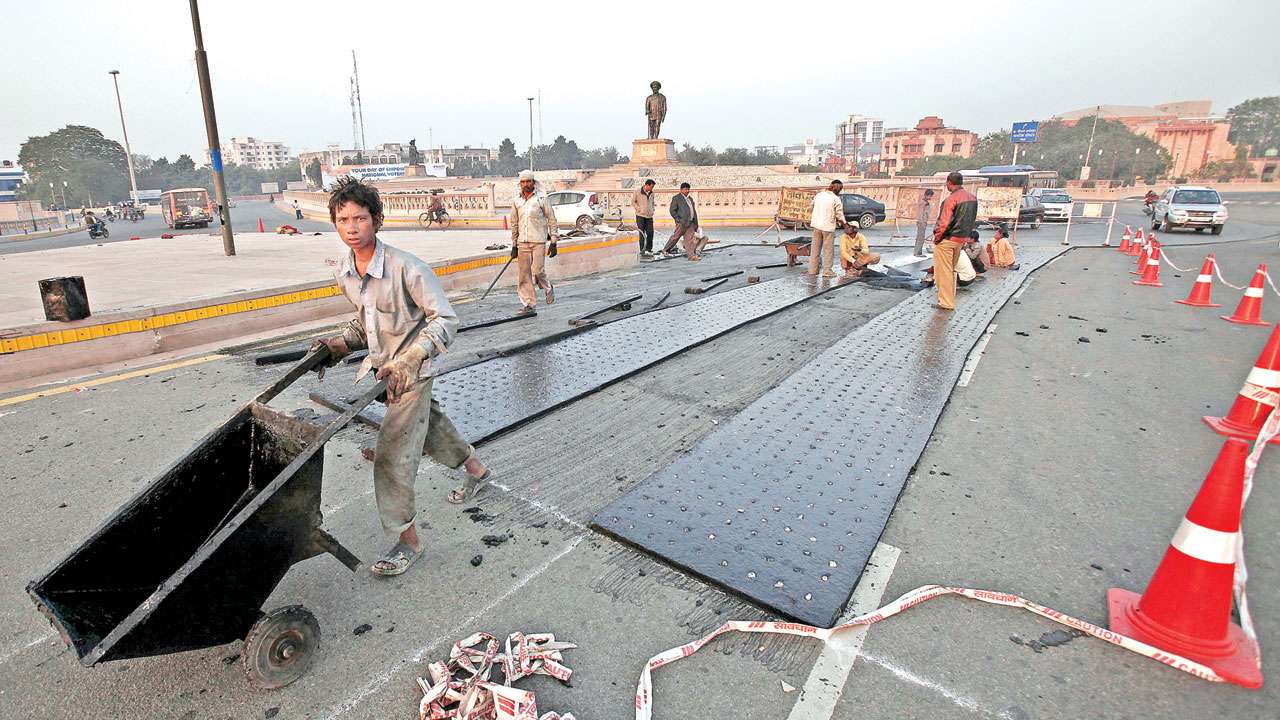 Highway building pace to hit record this fiscal