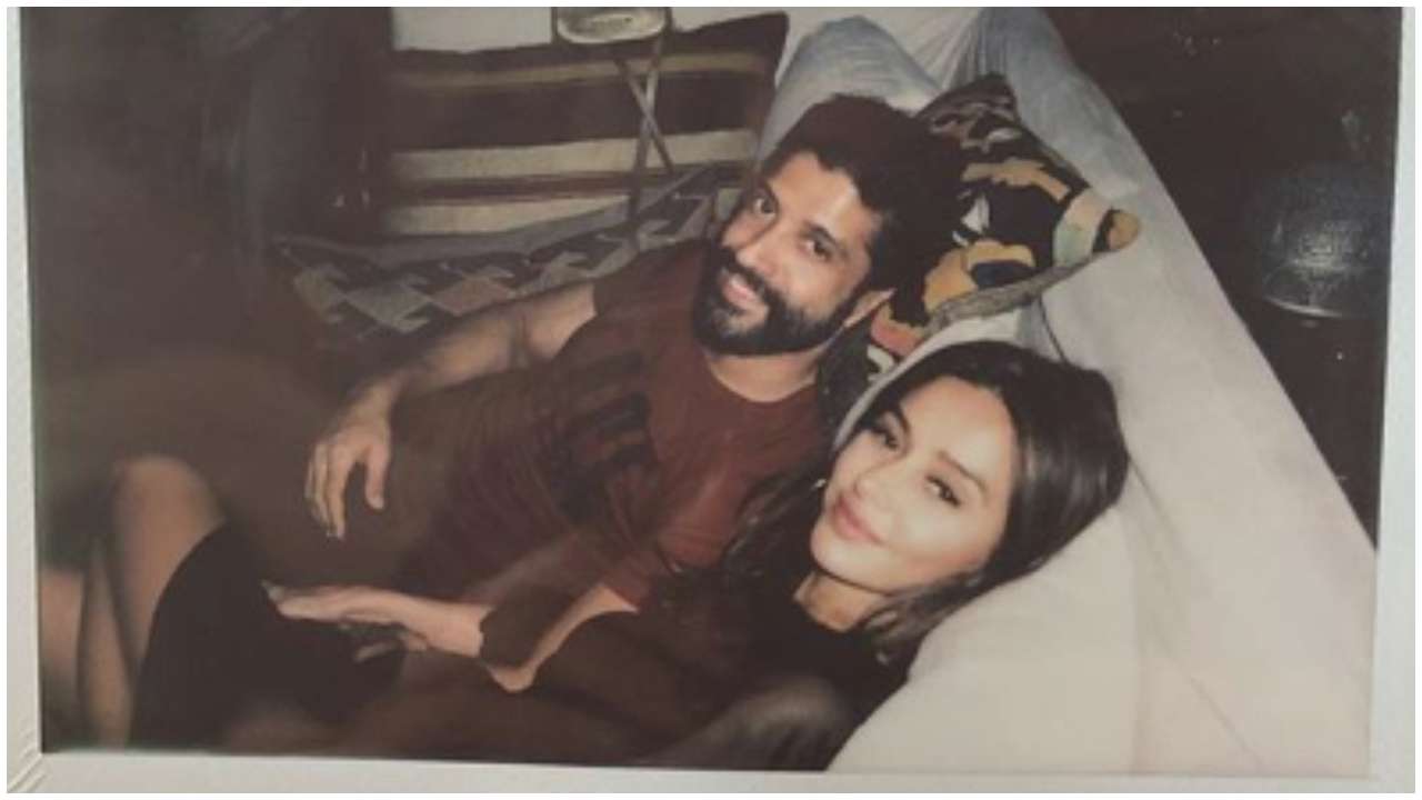 Farhan Akhtar and Shibani Dandekar's new pic together is going viral ...