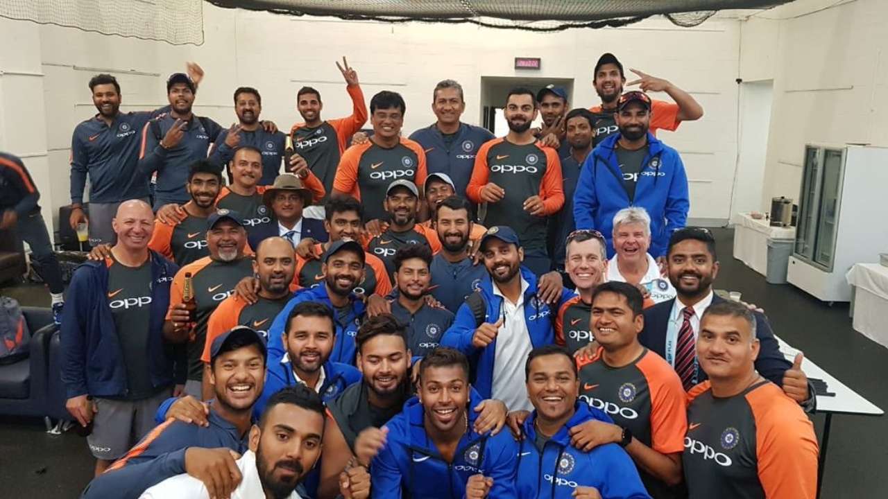 Rohit Sharma shares an adorable family picture, reveals his baby girl's ...