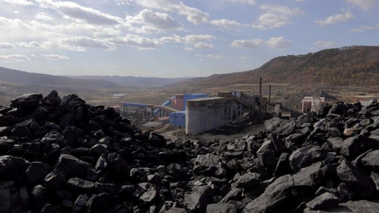 Coal mine collapse in China's Shaanxi kills 21