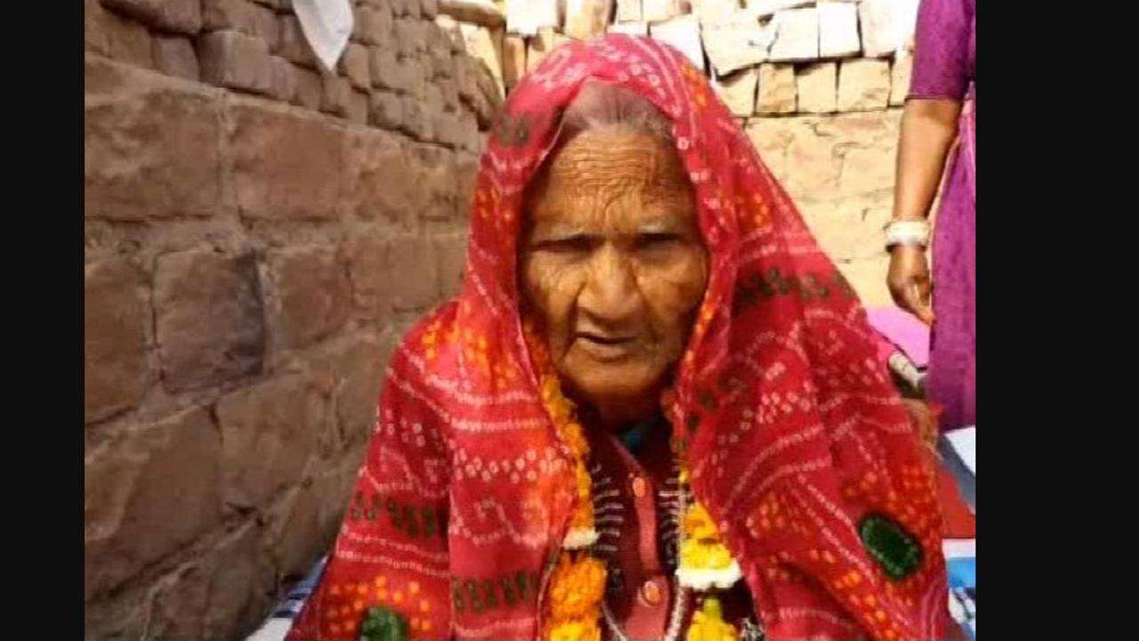 Dreams do come true: Oldest Pak Hindu woman finally gets Indian citizenship