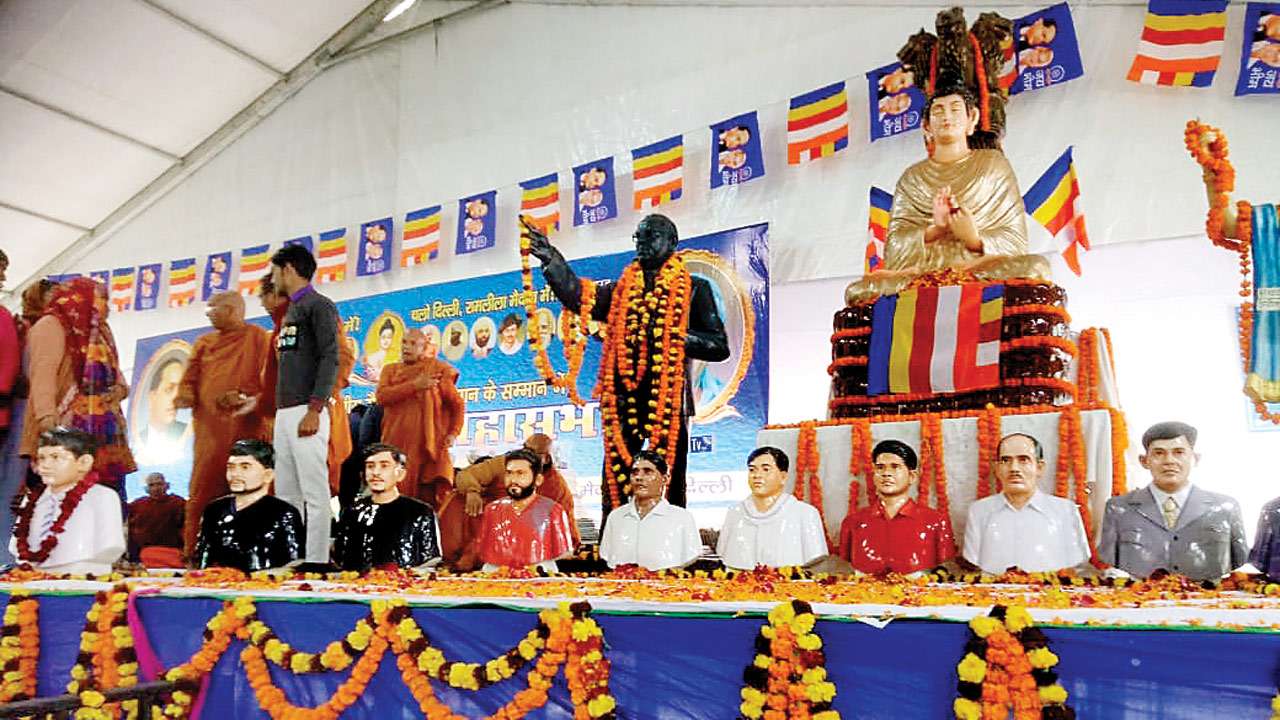 13 deceased from Bahujan Samaj get statues; villages to get libraries