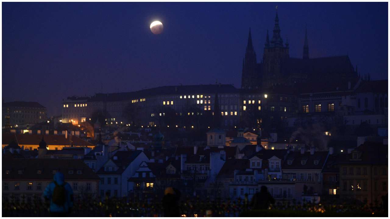 Blood Wolf Moon: Here are some amazing photos of lunar eclipse from ...