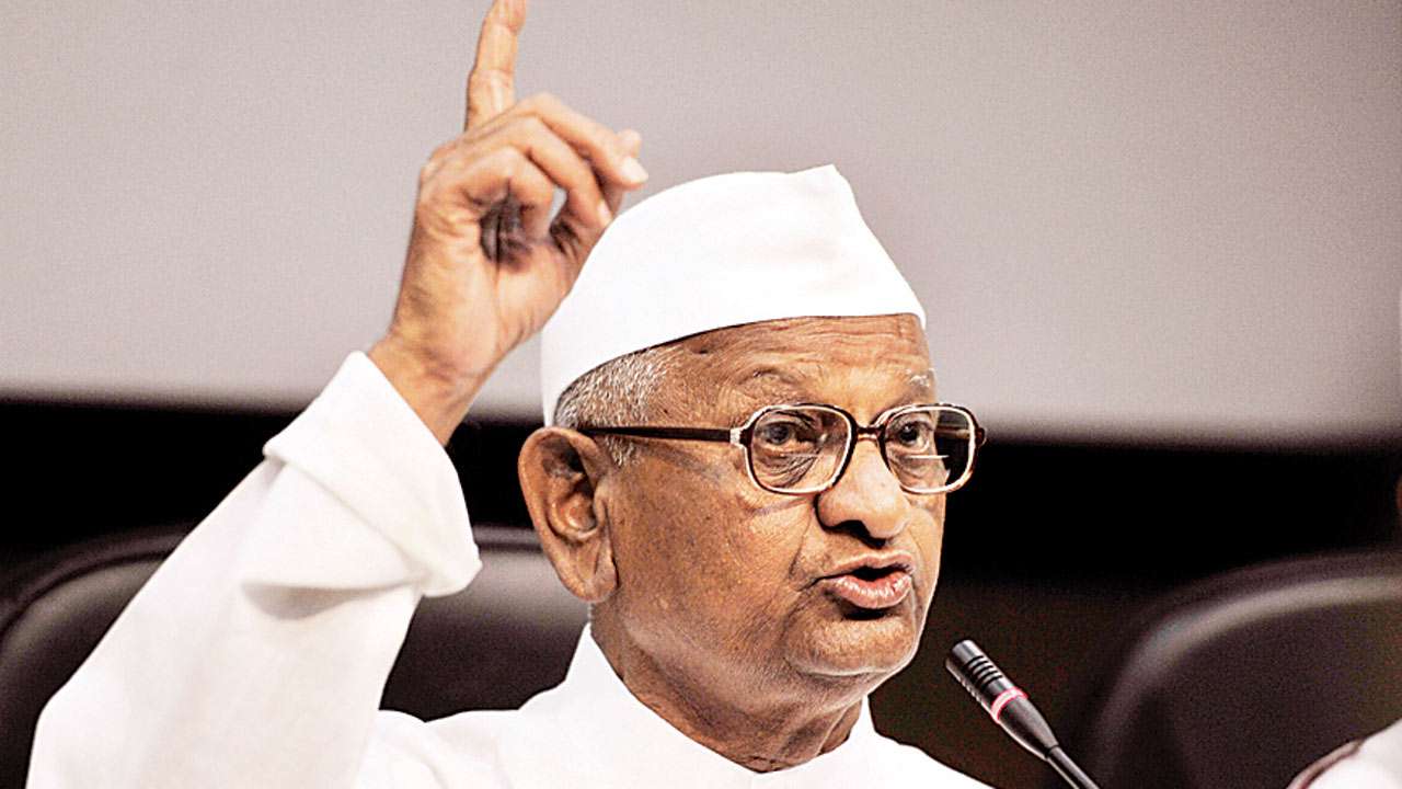Villagers stage road roko to support Anna Hazare's fast