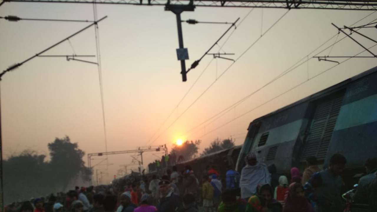 9 bogies of Seemanchal Express derailed - latest updates
