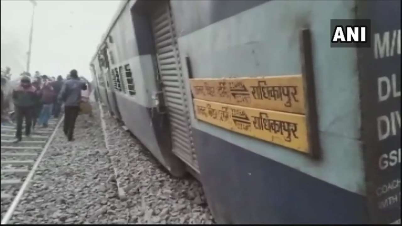 9 bogies of Seemanchal Express derailed - latest updates