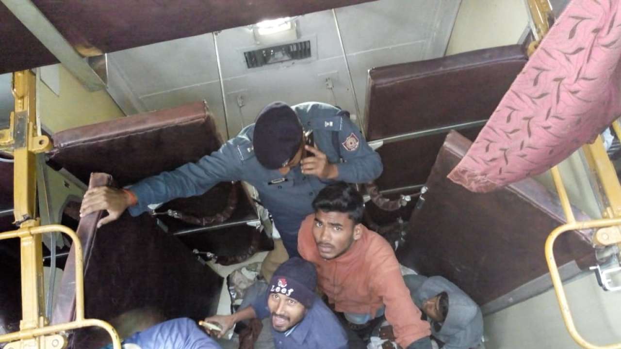 9 bogies of Seemanchal Express derailed - latest updates