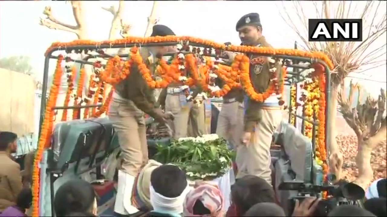 Pulwama attack: Martyrs families pay tribute, perform last rites amid ...