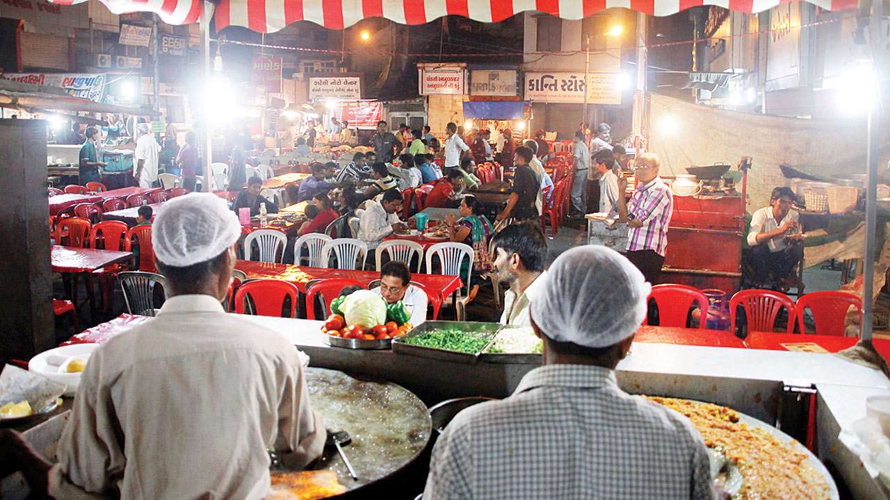 Gujarat: 24x7 shops get mixed response