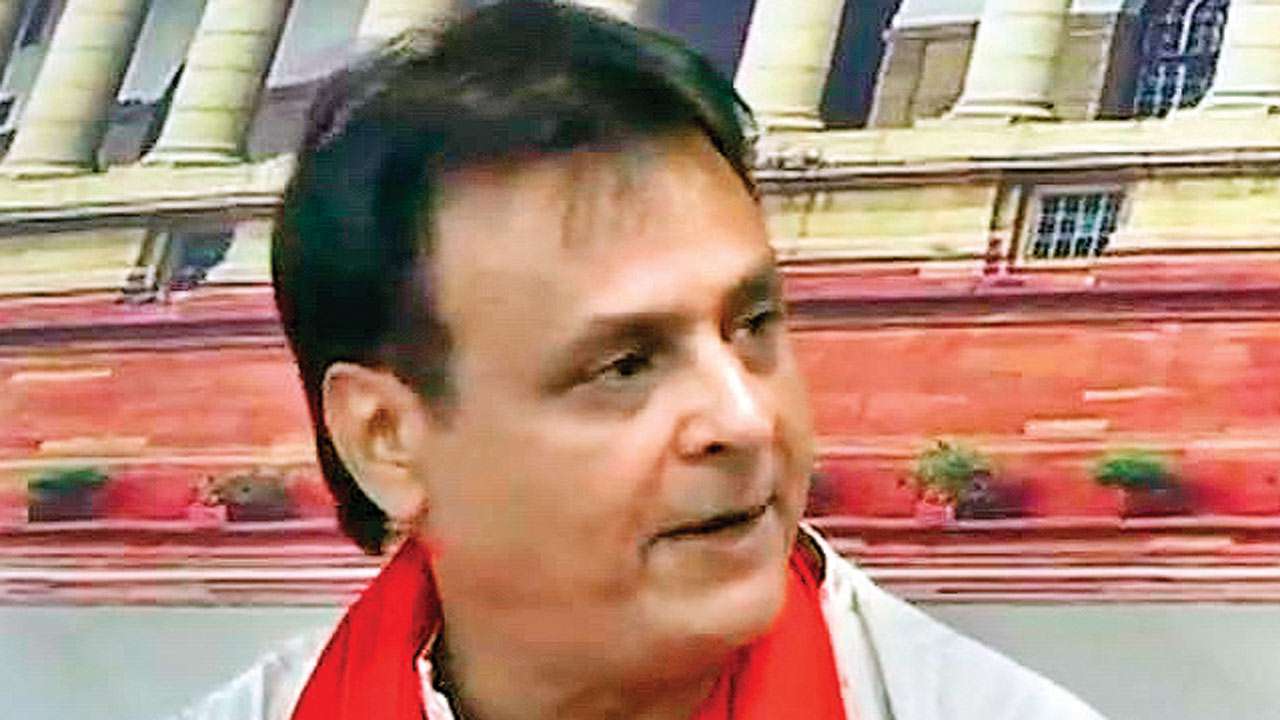 Cong MLA Javahar Chavda left Congress' hand after 30 years of political ...