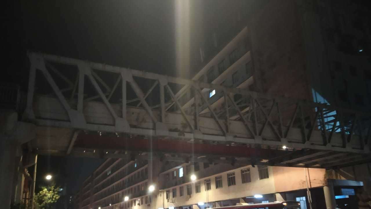 Mumbai Bridge Collapse Live Updates: 6 dead, several injured as foot ...