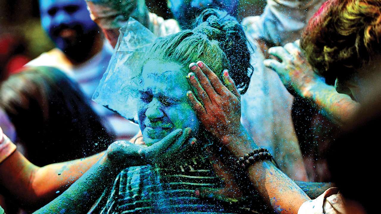 With 32% water stock in lakes, Mumbaikars opt for dry Holi