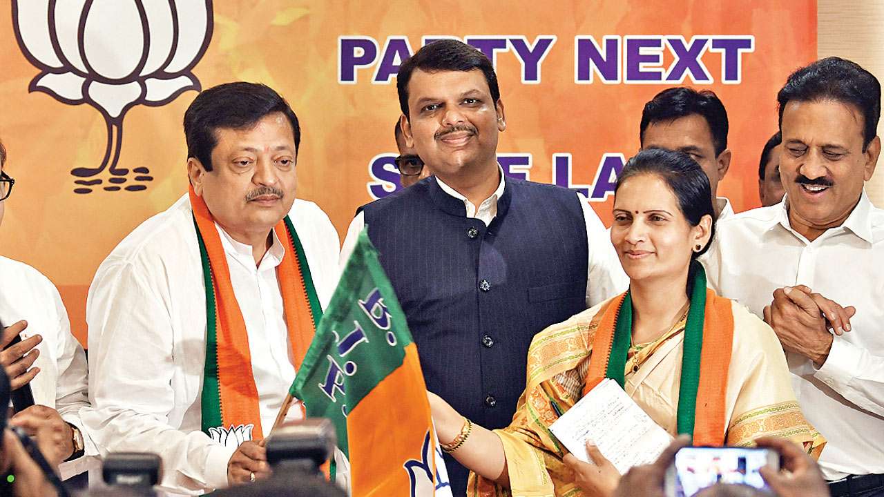 Congress corporator Pravin Chheda leaves party, joins BJP 'for progress'