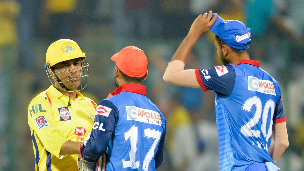IPL 2019: God-wala love! MS Dhoni fans breach security to touch his ...