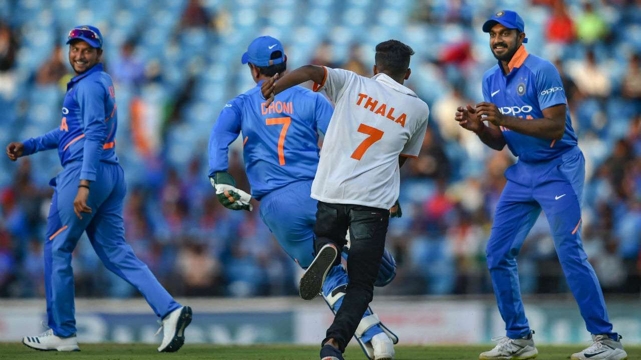 IPL 2019: God-wala love! MS Dhoni fans breach security to touch his ...