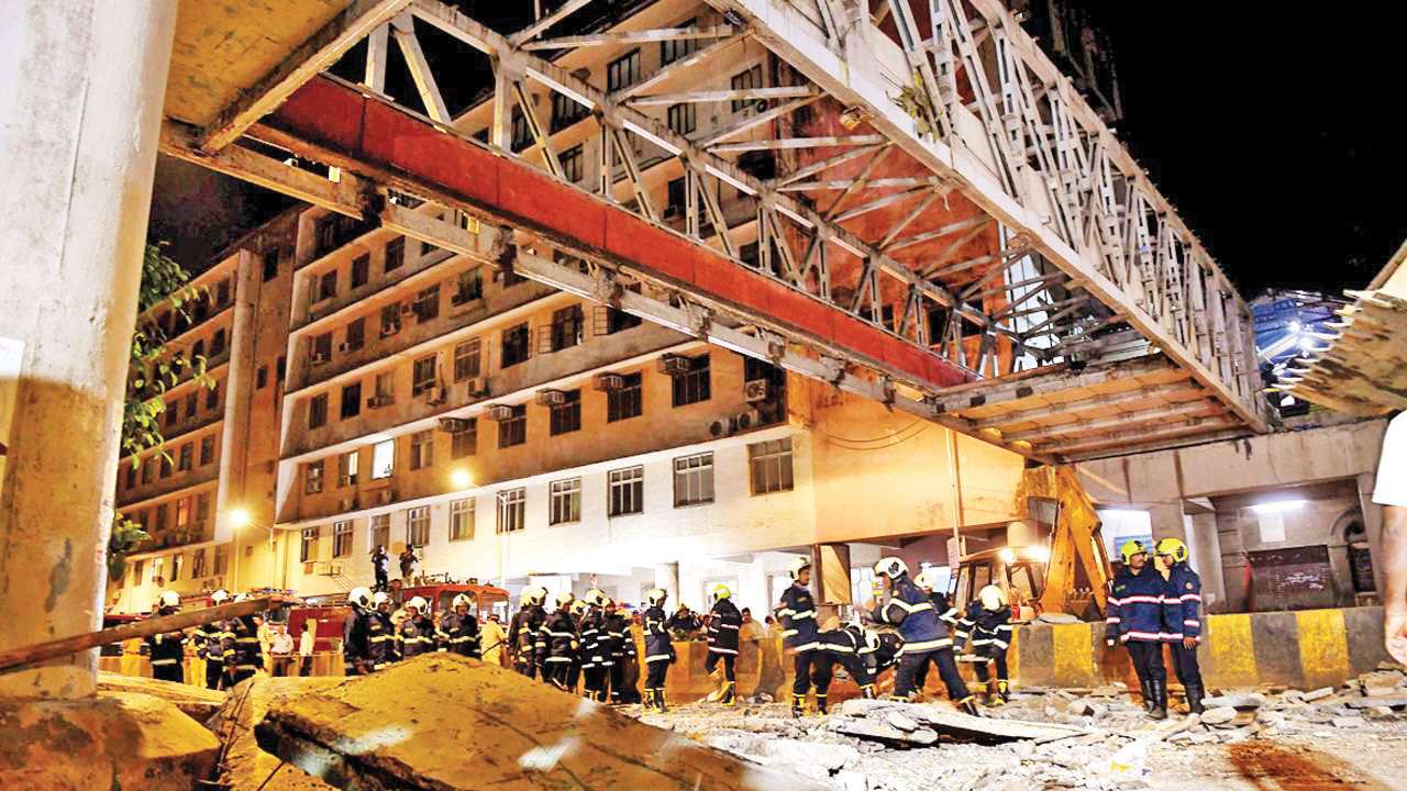 CSMT bridge collapse: Death toll goes up to 7