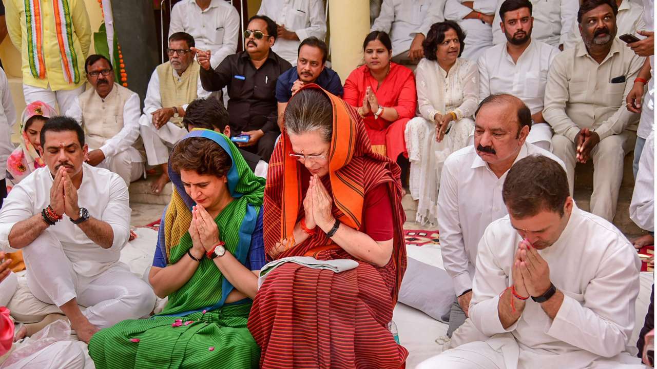 'Are Rahul Gandhi and Raul Vinci the same person?': Amethi candidate ...