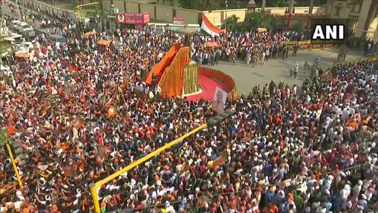 Day before nomination, PM Modi holds mega roadshow in Varanasi, performs Ganga aarti