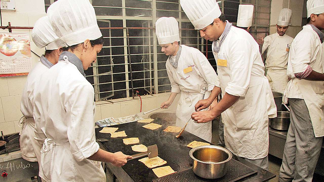 Gujarat hotel management students dish up veg practicals