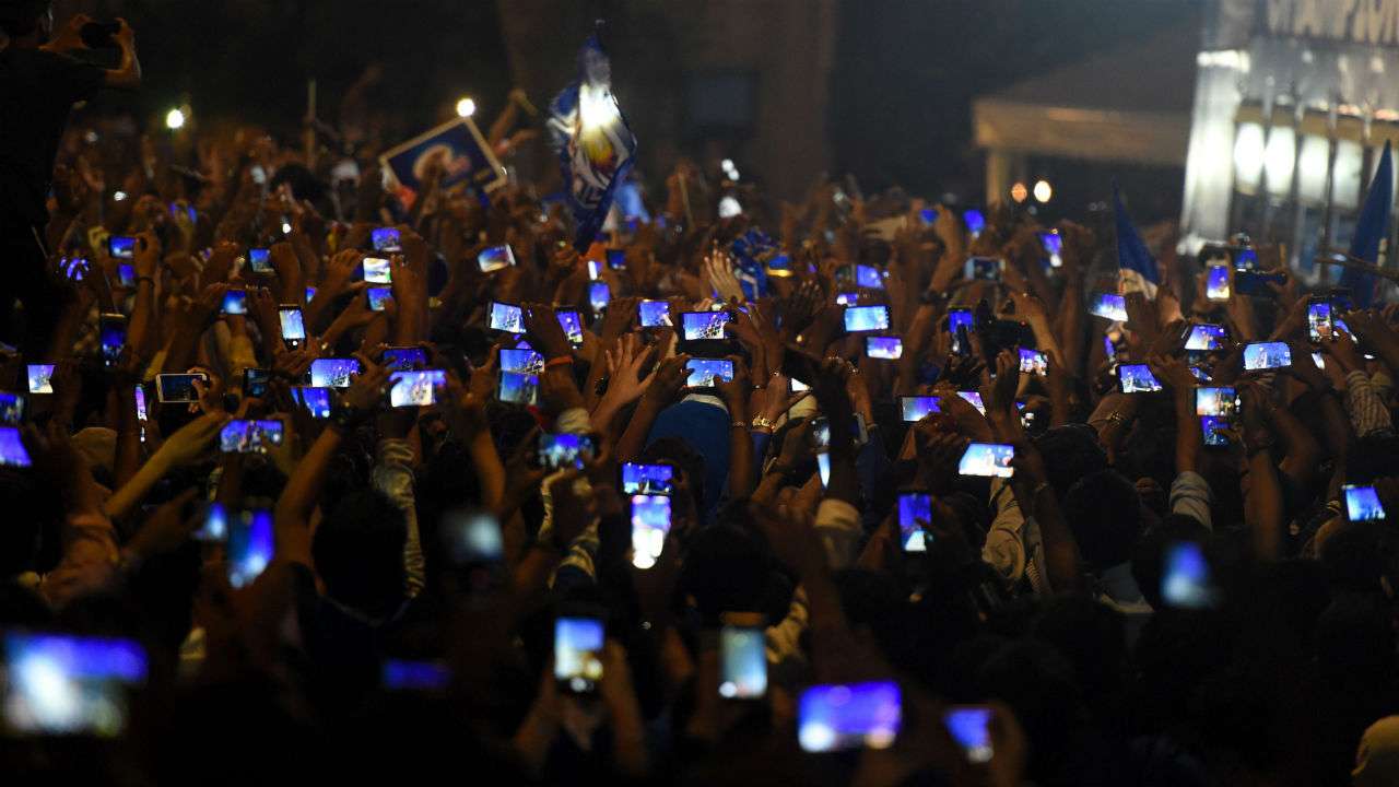 IPL 2019: Champions Mumbai Indians organise open bus parade, celebrate ...