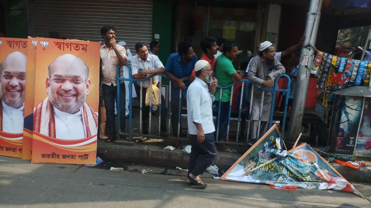 Kolkata: BJP alleges posters, flags removed by TMC ahead of Shah's rally