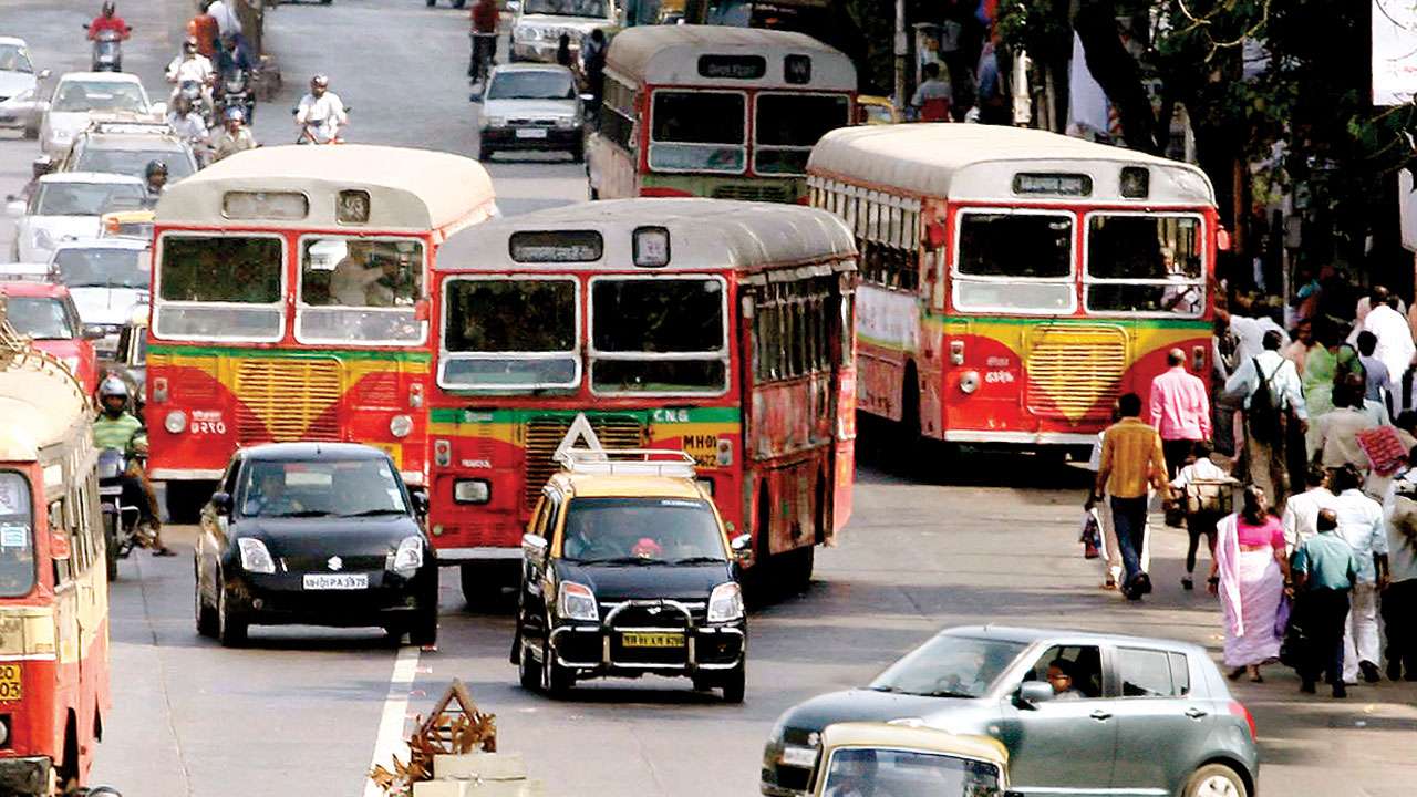 DADAR: Traffic, chaos, lack of infrastructure adds to commuter woes