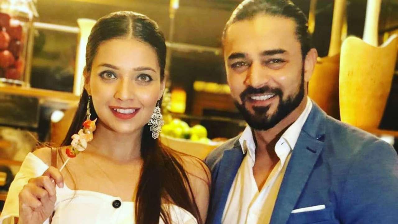 'Ishqbaaaz' actor Mansi Srivastava and fiance Mohit Abrol end their 6 ...