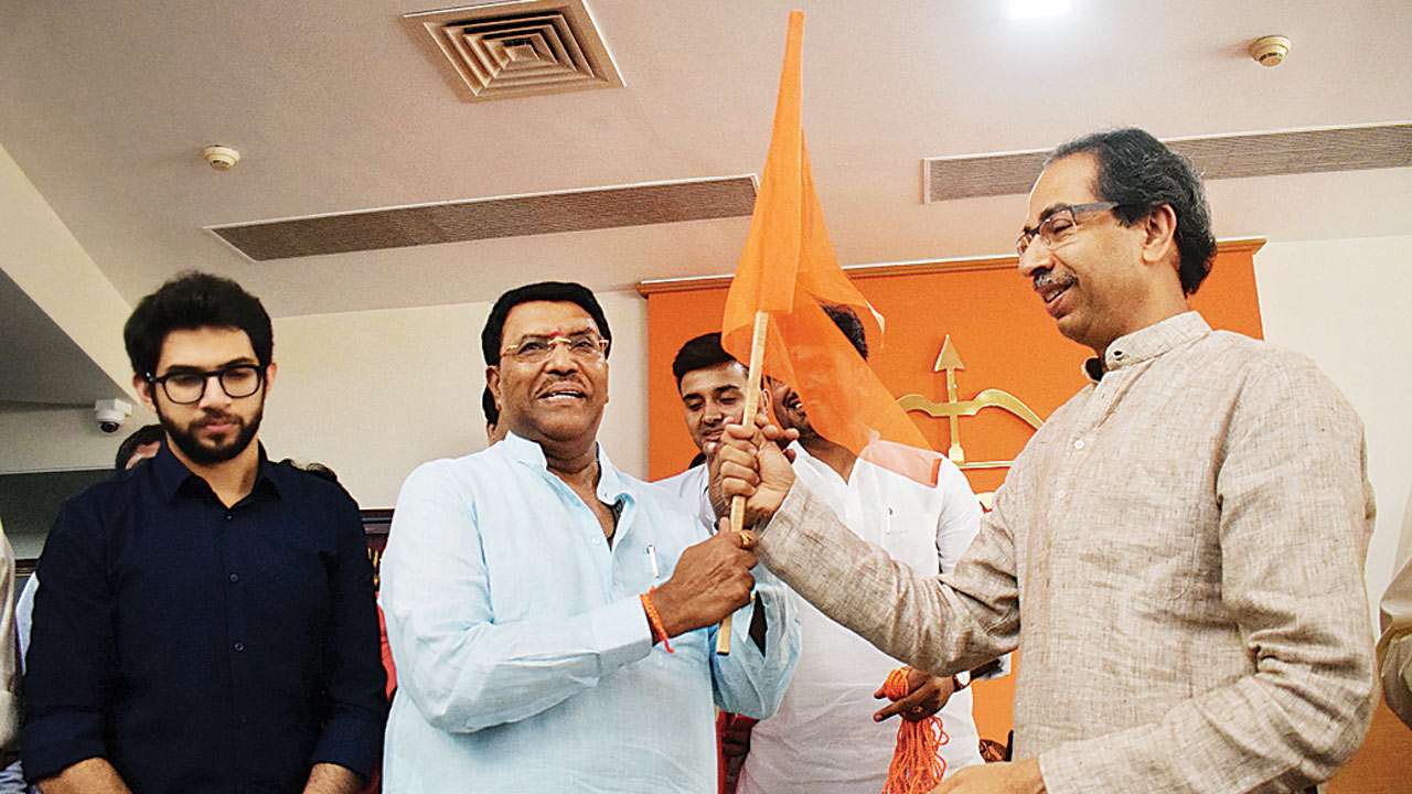 NCP's Jaydutt Kshirsagar swaps side to Shiv Sena