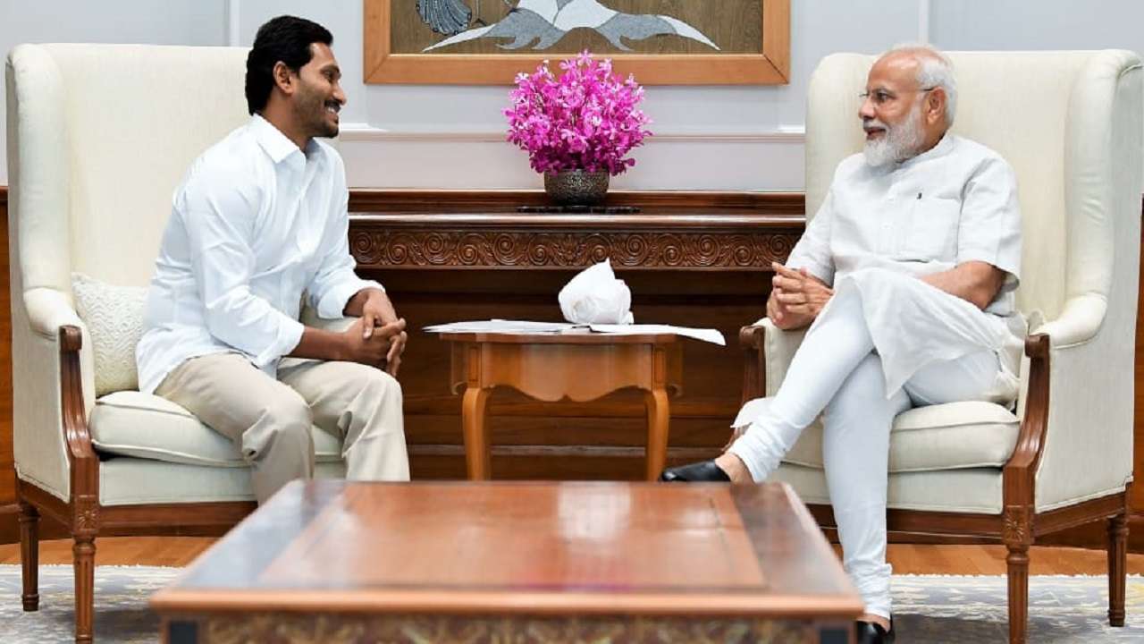 Jagan Mohan Reddy meets PM Modi in Delhi, offers shawl with 'Om Namo ...