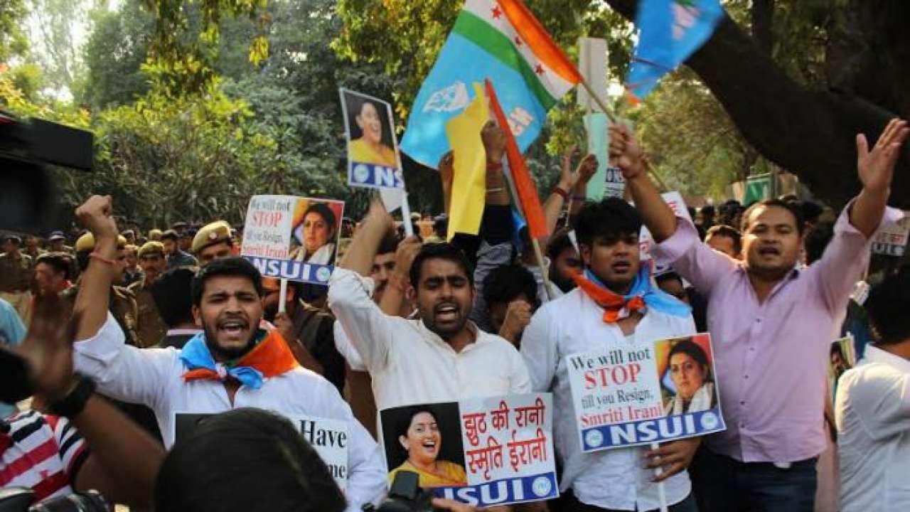 NSUI activists urge Rahul Gandhi to continue as Congress President