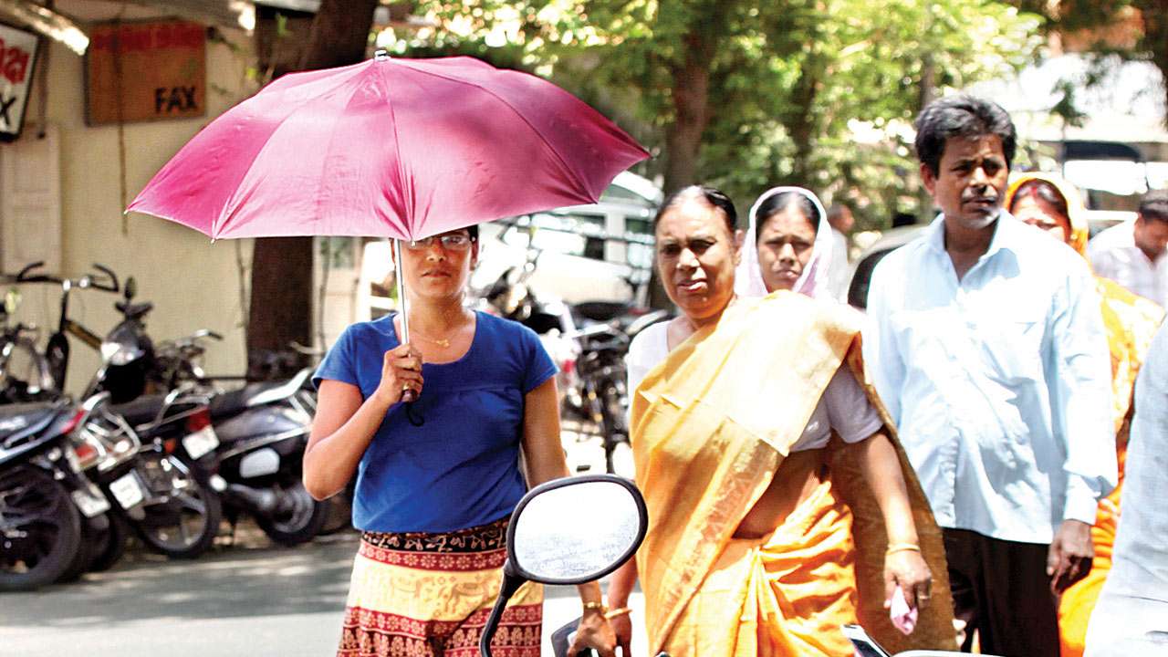 Met warns of heat wave, red alert issued for Ahmedabad