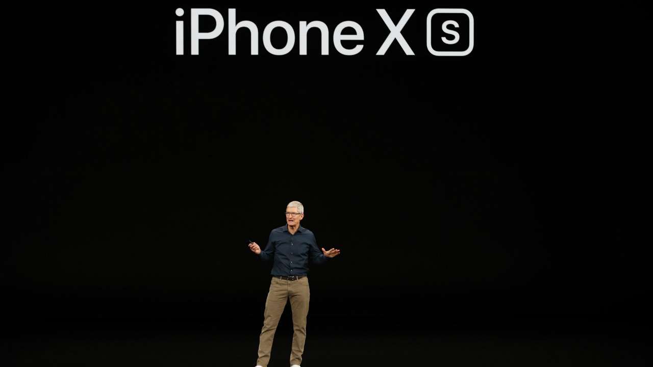 Apple CEO Tim Cook praises pictures of 'vibrant' Mumbai shot by ...