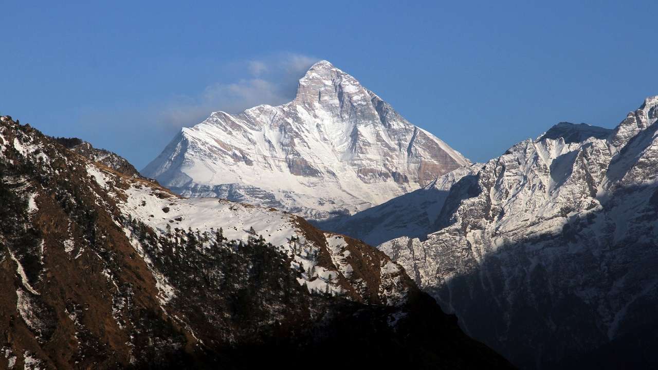 Nanda Devi: Search for eighth tourist cancelled due to bad weather ...