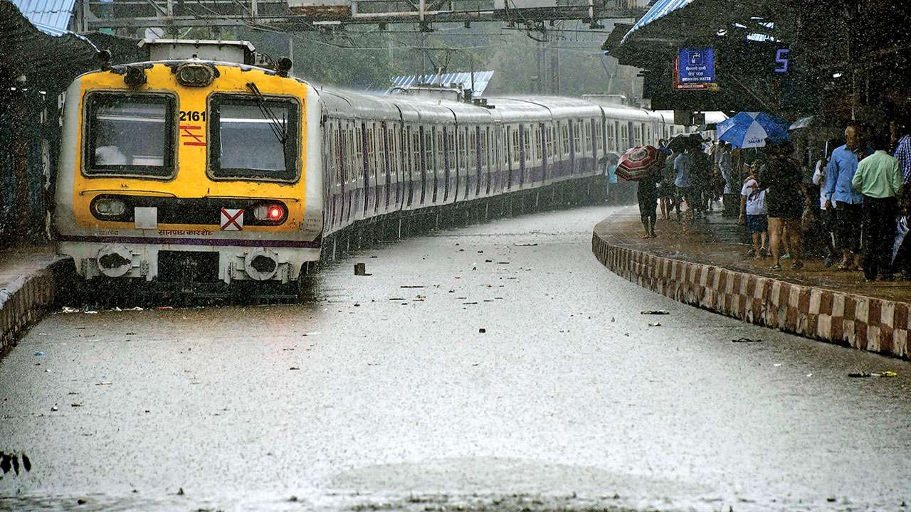 Mumbai rains: It's CR(ush) hour as locals wait at yards for repairs