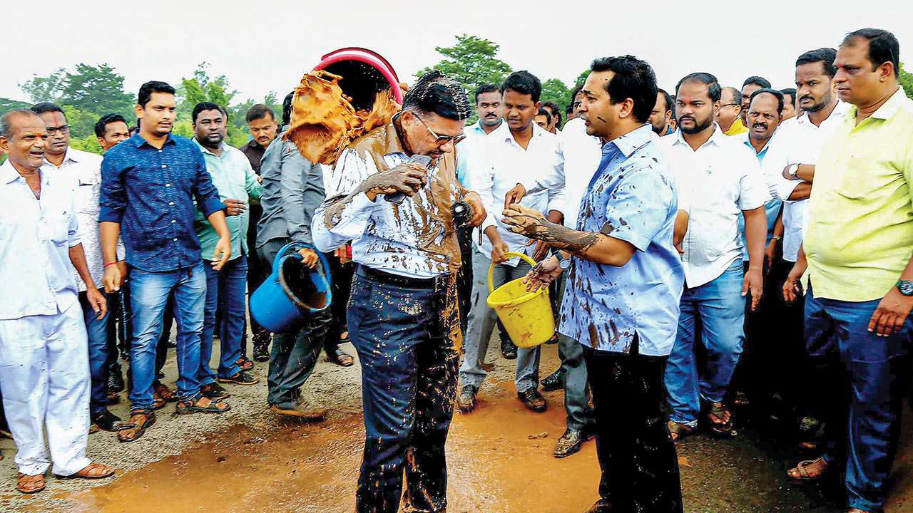 Nitesh Rane's new tantrum: Mud attack
