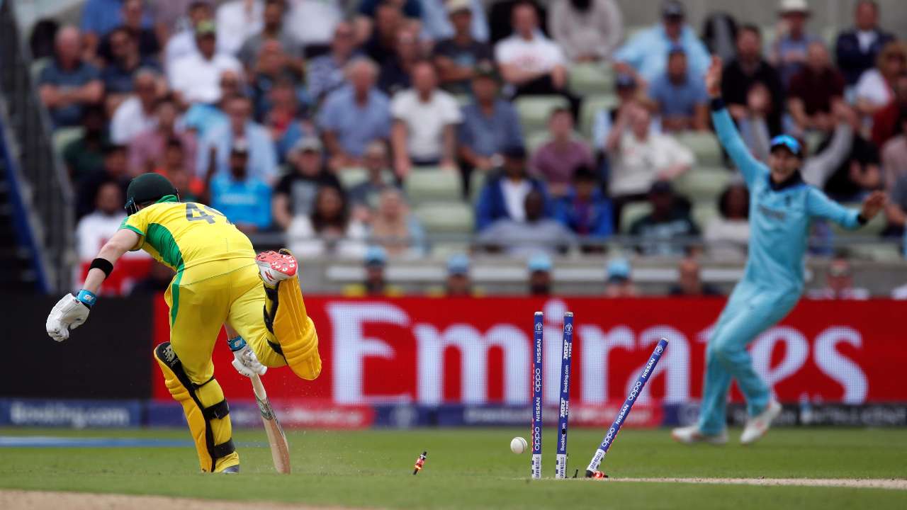 'Perfect MS Dhoni innings': Fans react to Steve Smith's run out after ...