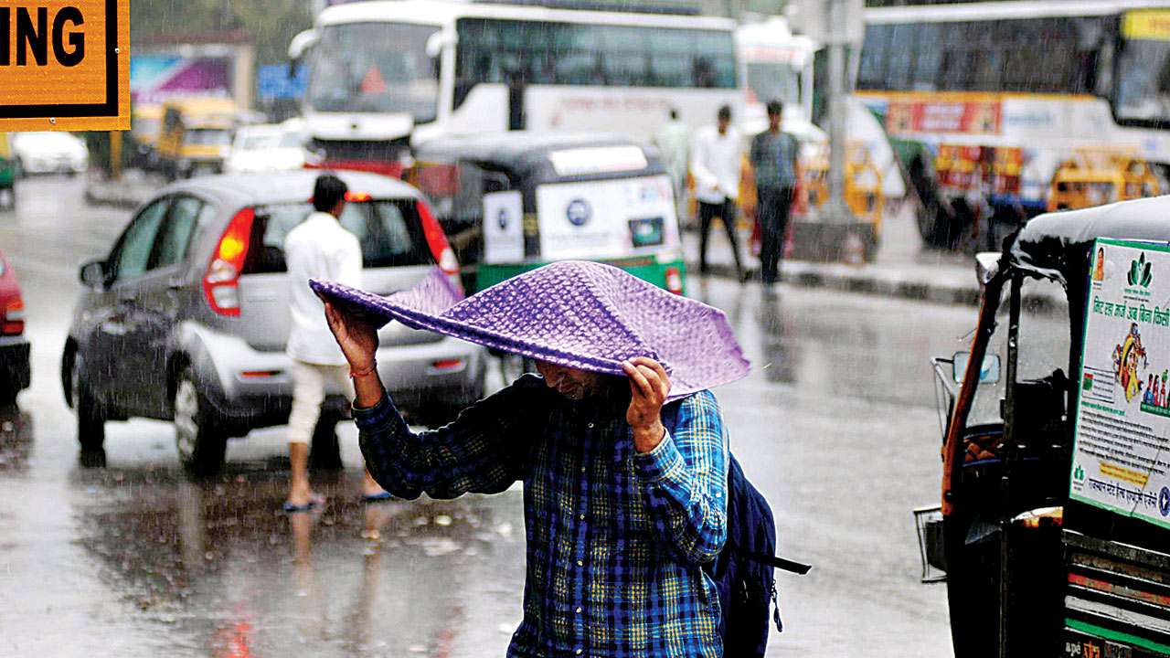 Vibrant street life encourages people to walk & cycle around: Study