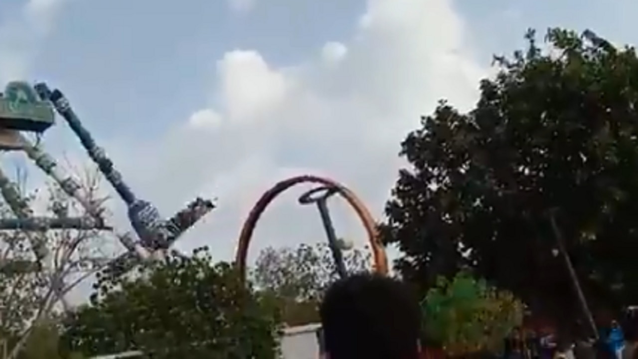 Watch: Amusement park ride collapses in Ahmedabad's Kankaria Lake area ...