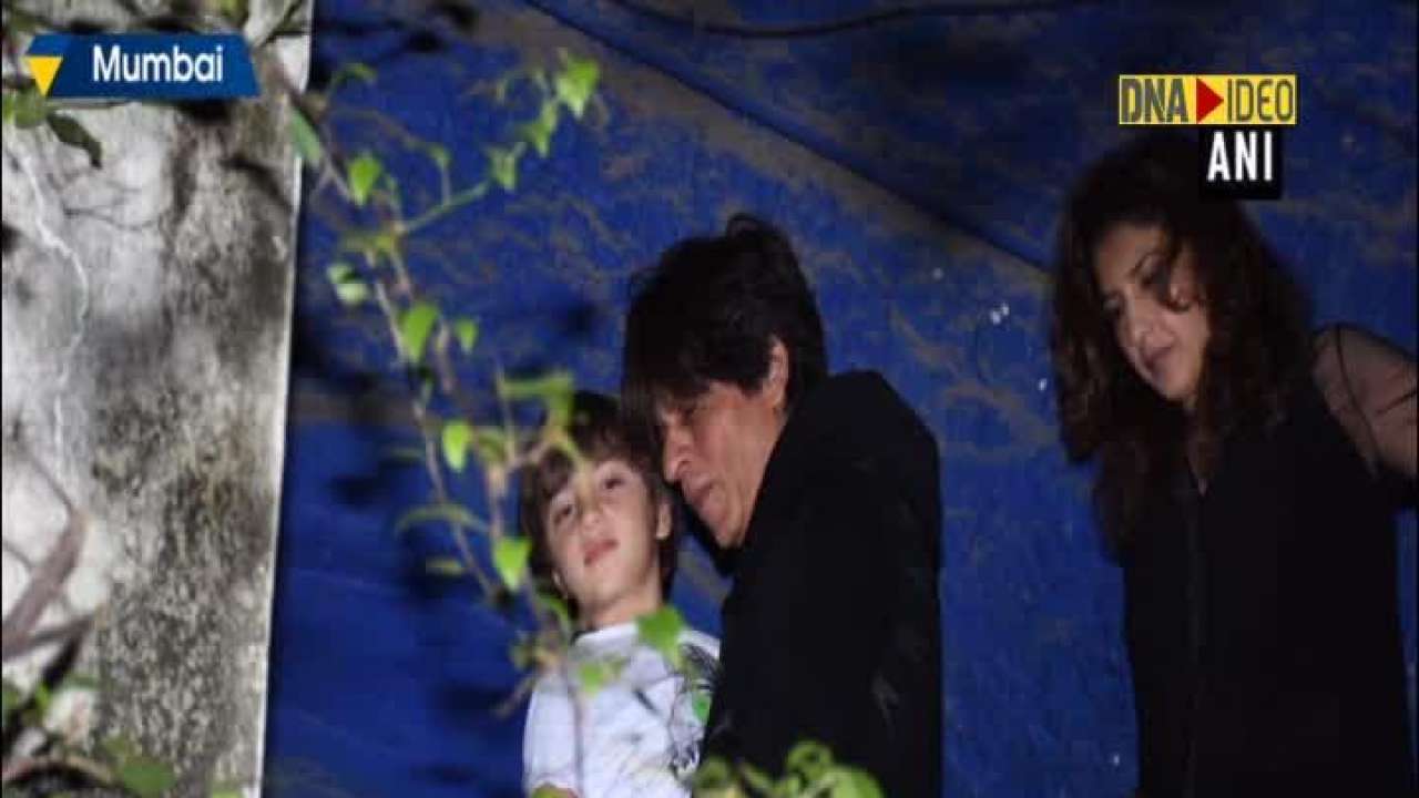 SRK enjoys dinner date with family in Mumbai