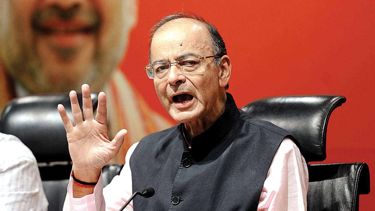 Leaders from various parties visit AIIMS as Arun Jaitley stays critical