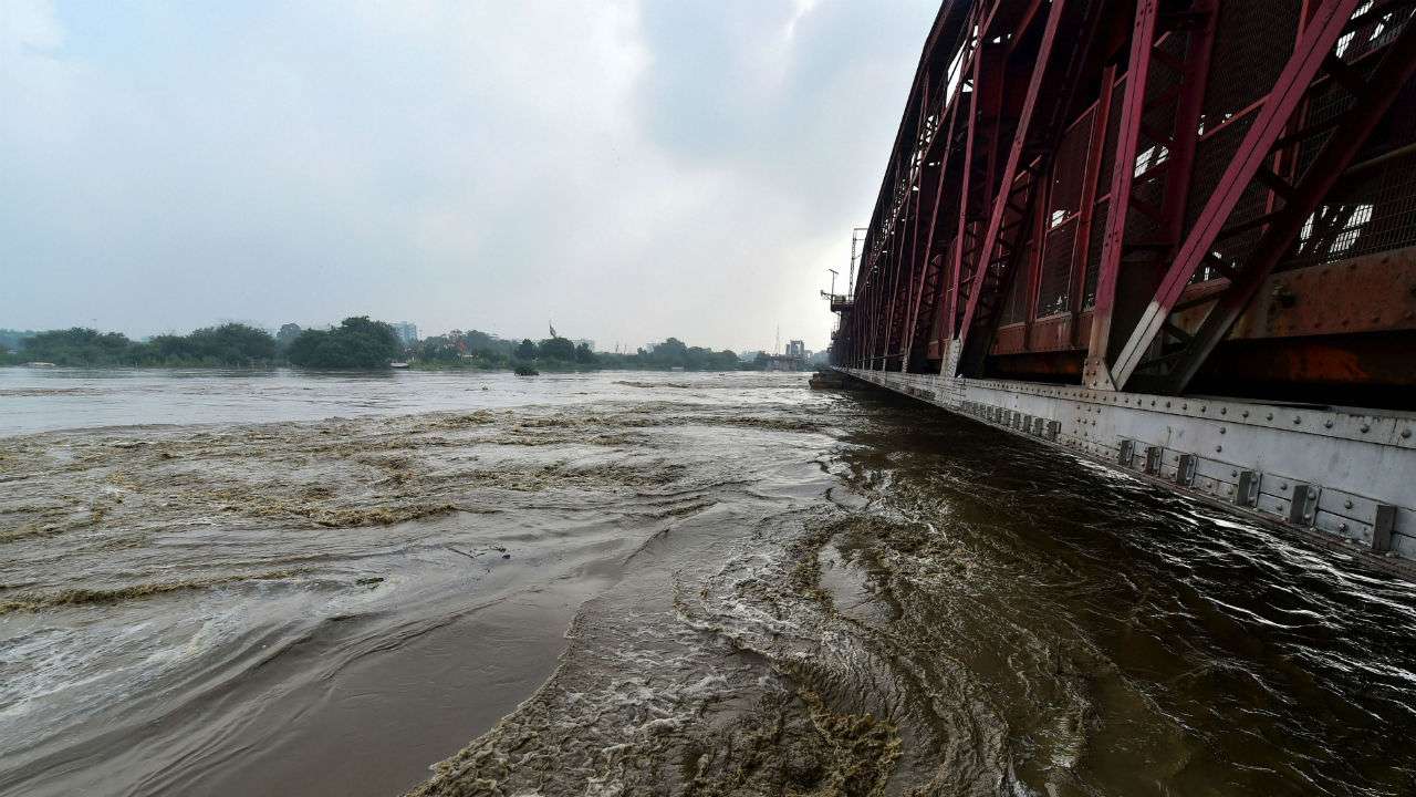 Railways suspends train movement on Delhi's Loha Pul as Yamuna overflows