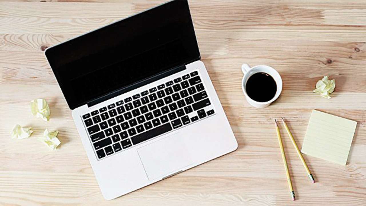 The chronicles of a tired writer, writing in a digital age