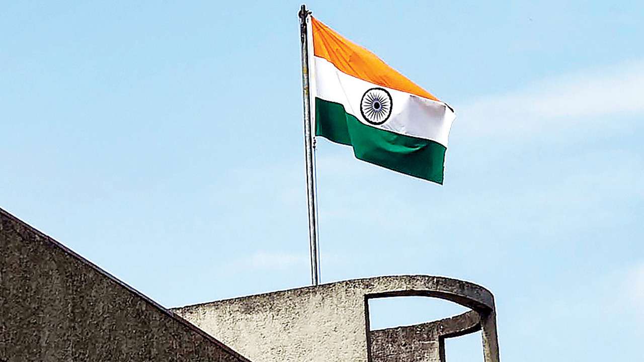 J&K state flag off Srinagar Secretariat, Tricolour flies proud
