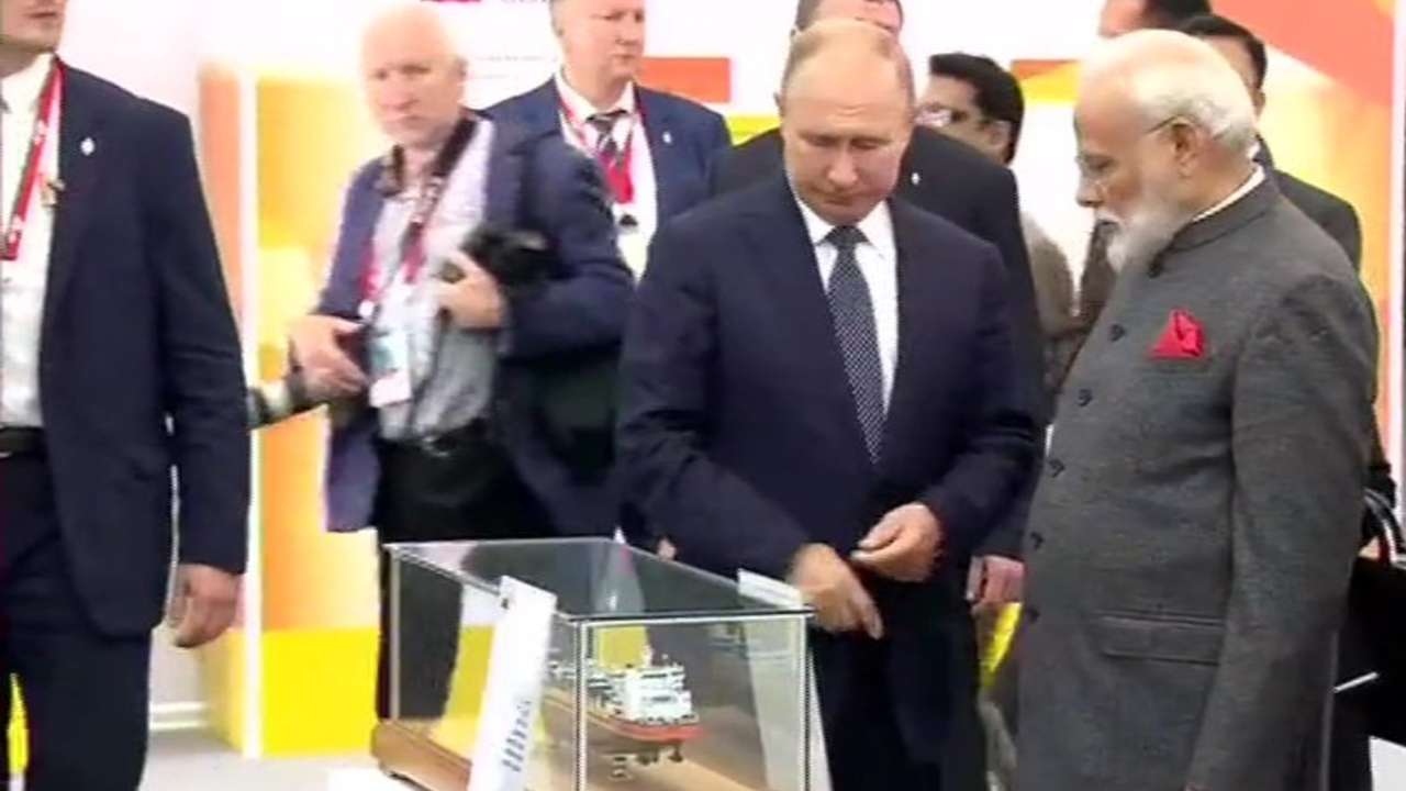 PM Modi visits 'Zvezda' shipbuilding plant with Putin