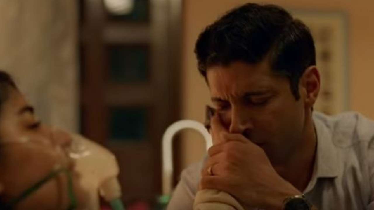 Farhan Akhtar hopes 'The Sky Is Pink' co-star Zaira Wasim 'changes her ...