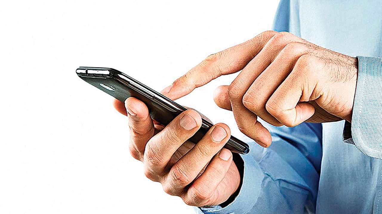 Phone locking method reveals age: Study