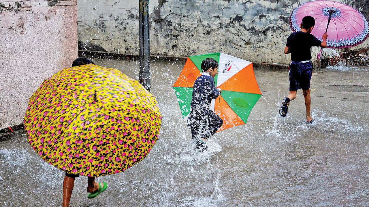 Northeast monsoon sets in one day prior in southern states, normal ...